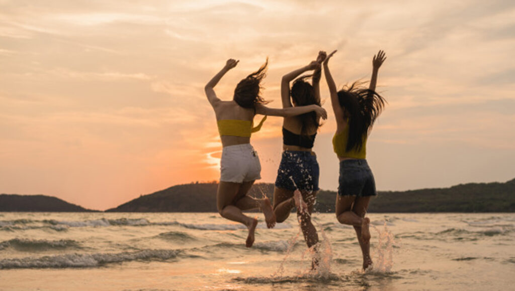 10 Weekend Trips with Bestie in Hong Kong - Gift Something